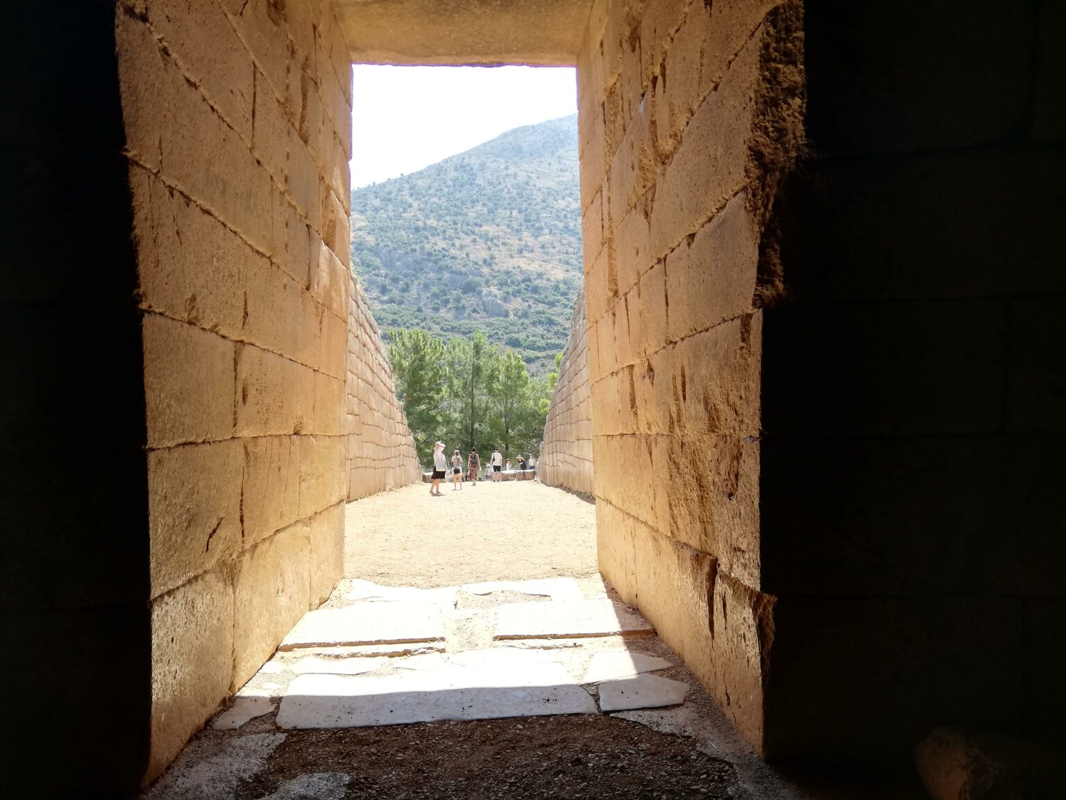 Tolo, Greece: A Travel Guide for families - Family Experiences - Greece